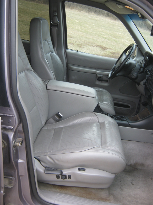 1997 Ford Explorer 4x4 | Brenny's Motorcycle Clinic